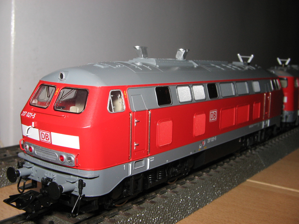 Spur H0 » Märklin 37769, 217 020-7 und 217 021-5 als Doppeltraktion